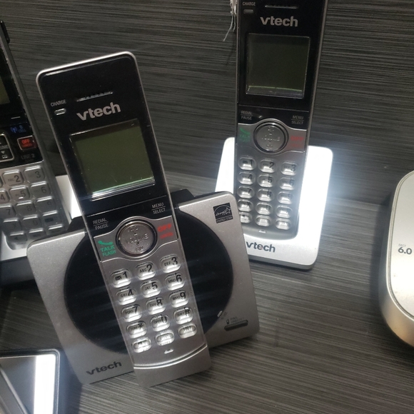 panasonic vtech uniden ATT | Other | Lot Of Cordless Phones And ...